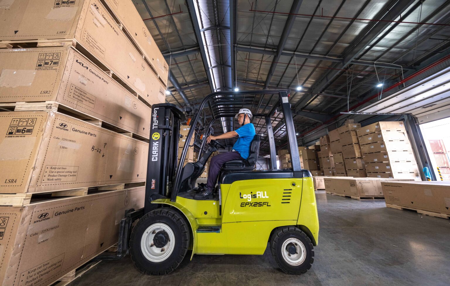 Warehouse and Logistics Center - KCTC Việt Nam